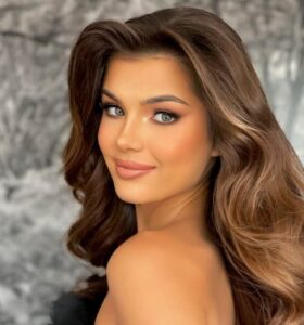 Dinamarca vence Miss Universo 2024; Victoria Kjaer foi coroada em 16 de ...